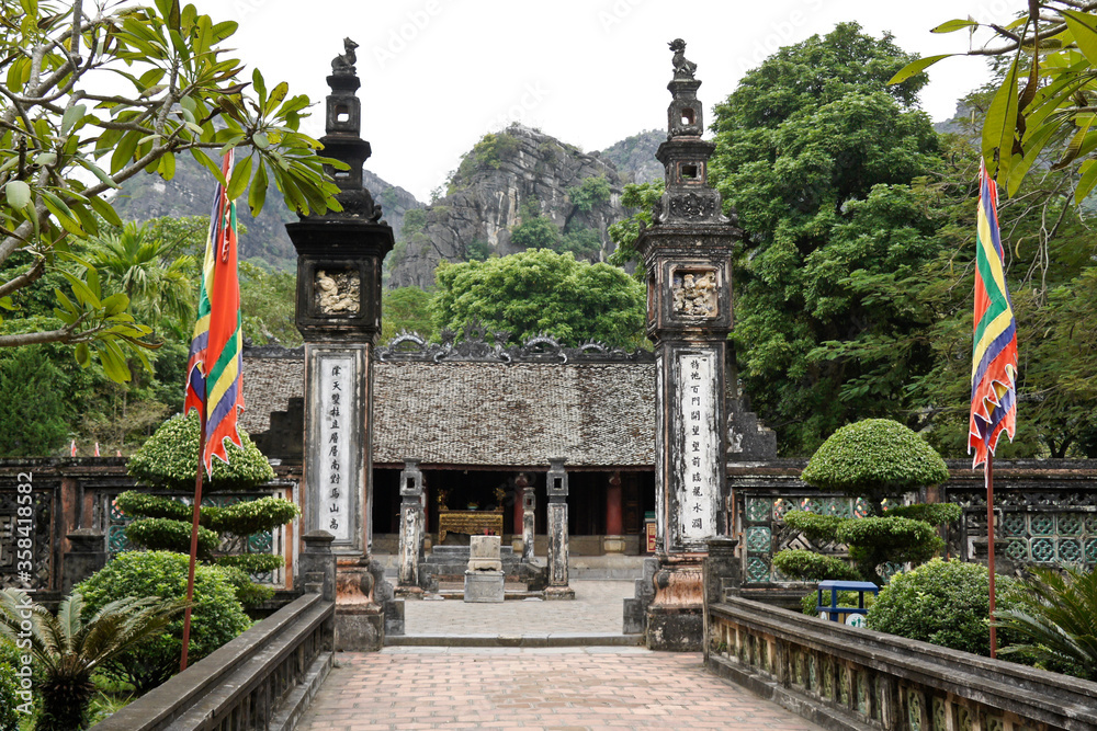 Stockfoto Temple of Dinh Tien Hoang honoring Dinh Bo Linh, the first ...