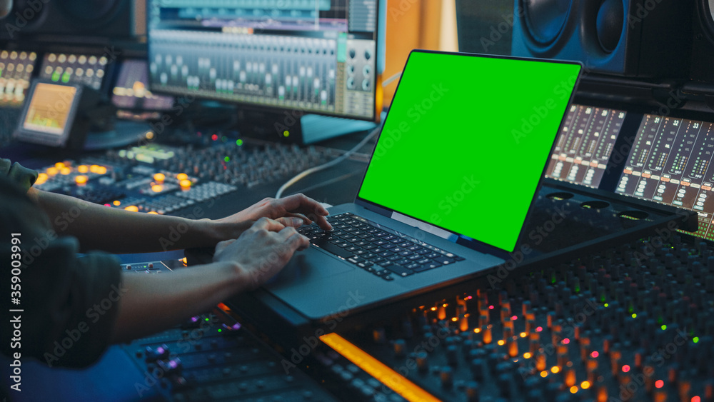 Female Artist, Musician, Producer, Audio Engineer Working in Music ...