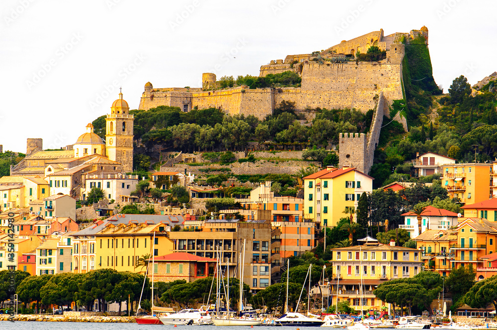 Foto de It's Architecture of Porto Venere, Italy. Porto Venere and the ...