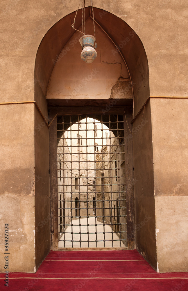 Traditional Arabic designs inside El Sultan Hassan Mosque-Madrassa in ...