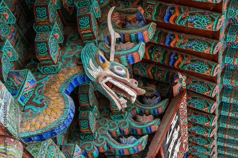 Dragon Carving above the Jahamun Mauve Mist Gate, Bulguksa Temple ...
