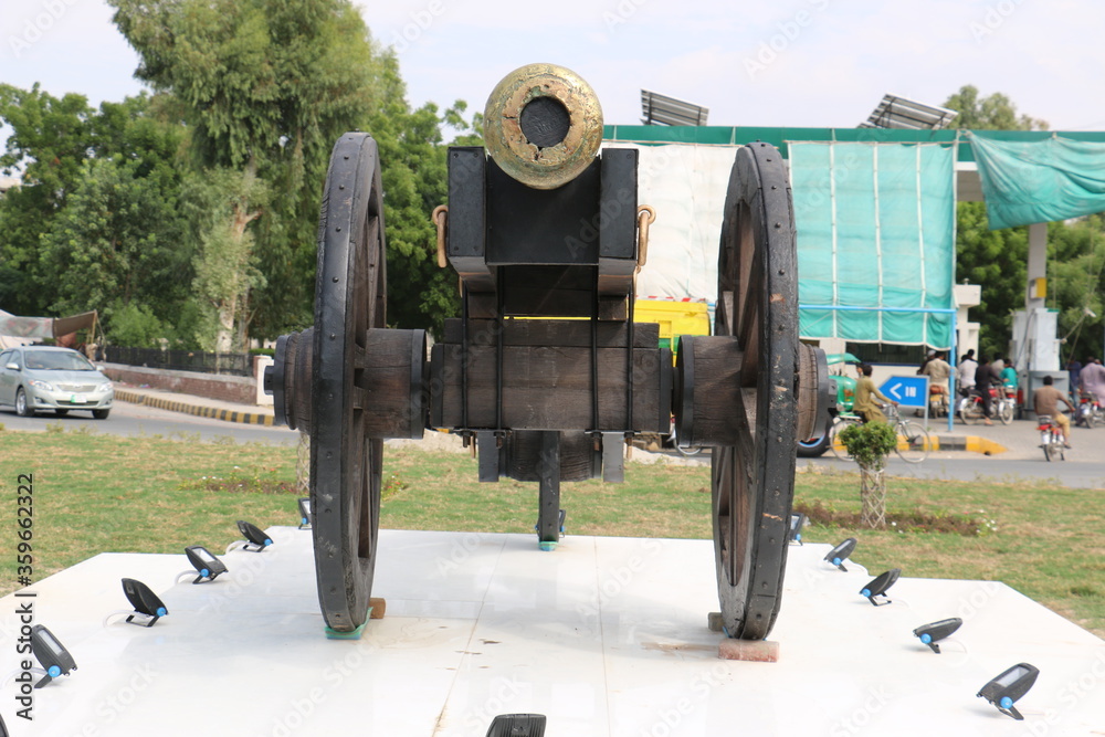 Nawab of Bahawalpur cannon on wheels for war, Castle cannon for defend ...