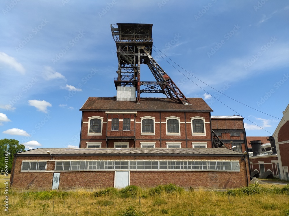 Chevalement sur puits de mine dans le Nord de la France Stock Photo ...
