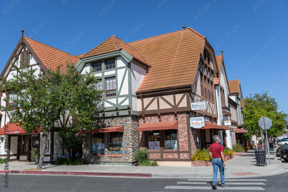 SOLVANG, CA / USA - JUNE 17, 2020: Streets and public buildings of ...