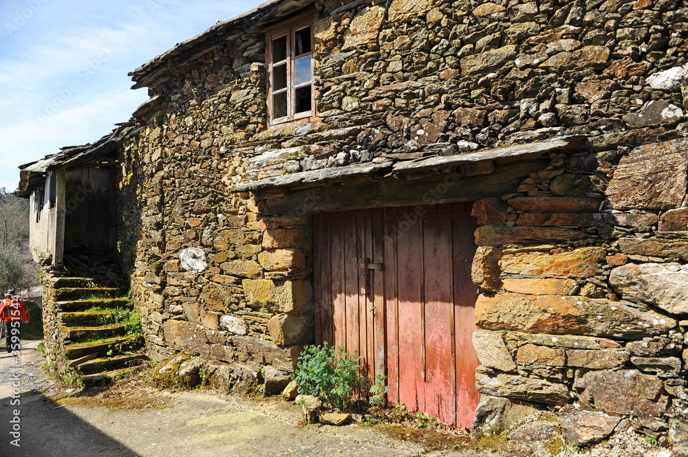 Foto de Arquitectura rural gallega, casa en la aldea de As Eiras en el ...