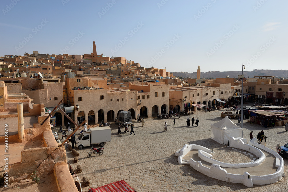 Foto de GHARDAIA, ALGERIA. TRADITIONAL ARCHITECTURE IN THE OASIS TOWN ...