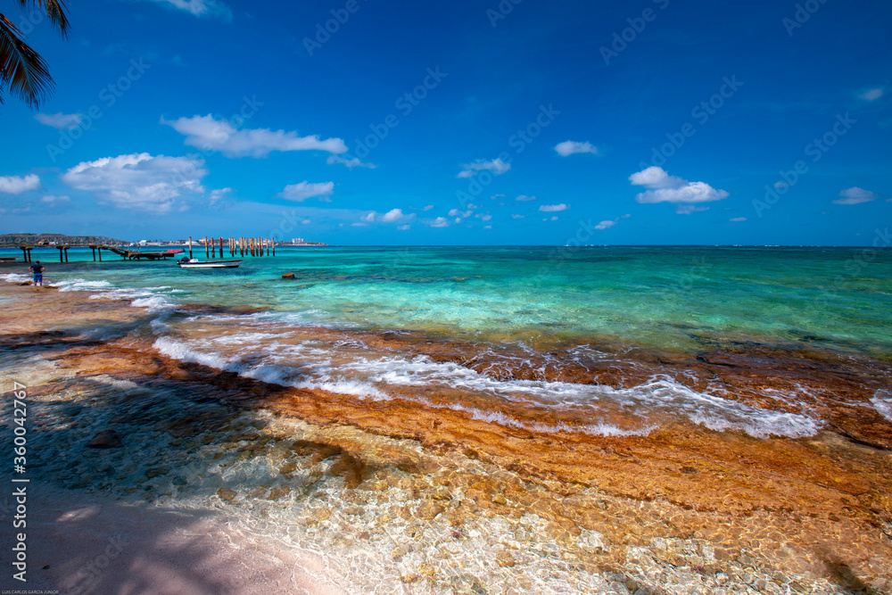 See the Streets, beachs and all the beauty of Colômbia in this photo ...