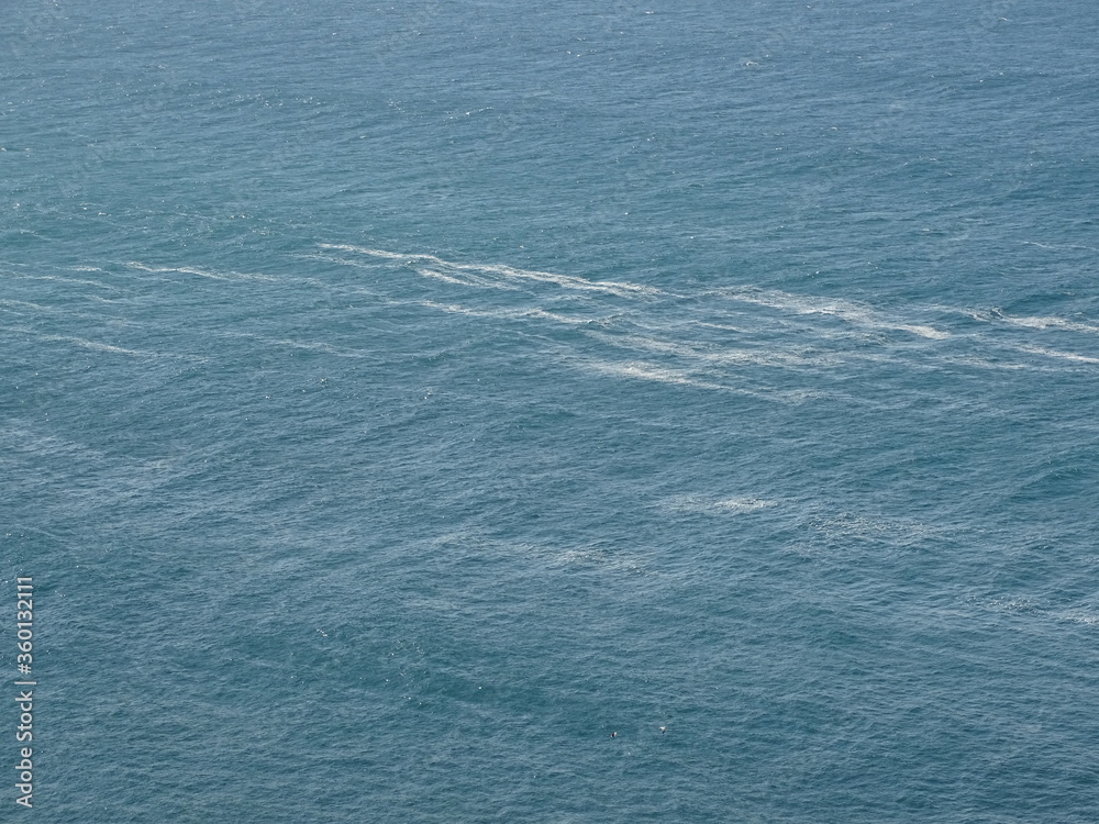 TEXTURA MARINA. AGUA DE MAR CON ESPUMA. Stock-Foto | Adobe Stock