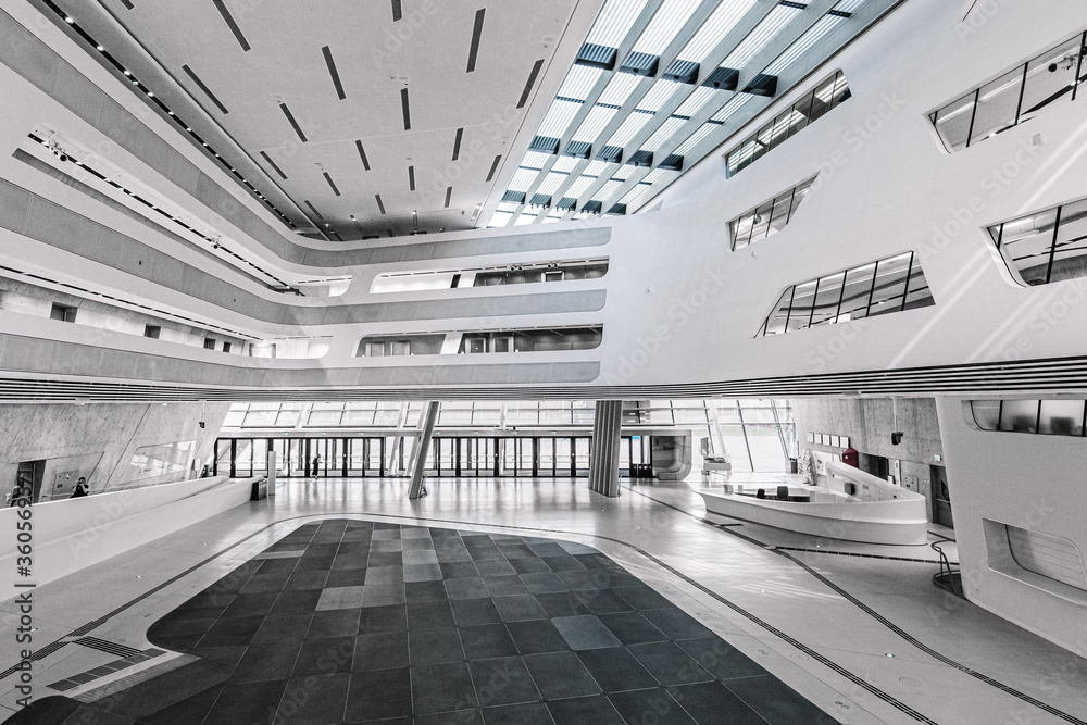 Foto de Vienna, Austria: the modern, futuristic white interior in ...