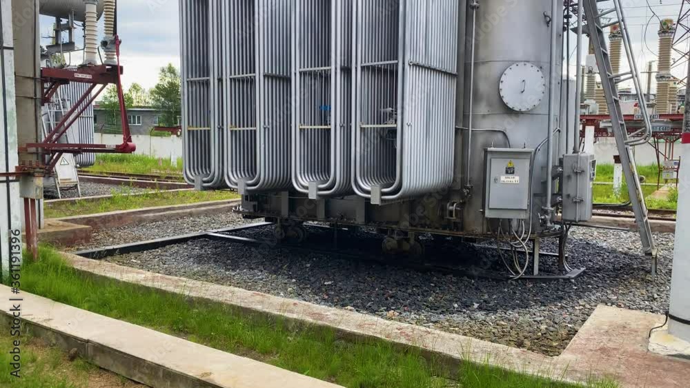 Power step-down transformers at an AC distribution substation Stock ビデオ ...