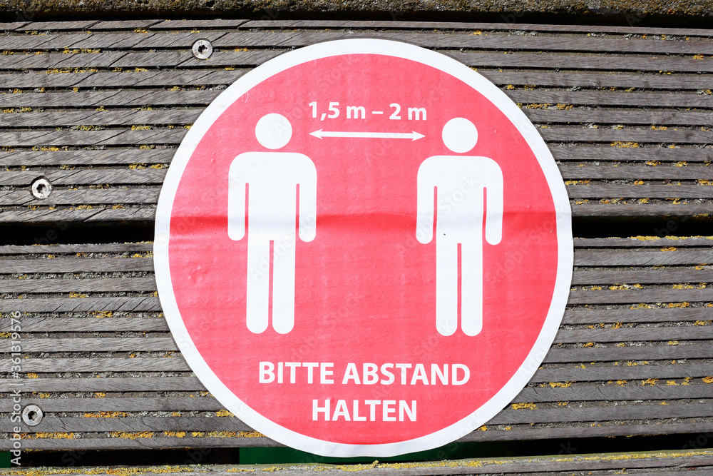 Schild Bitte Abstand halten, Mindestabstand wegen Coronavirus ...