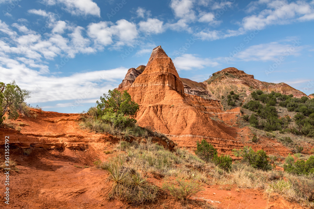 Hoodoo besides the hiking trail to the lighthouse rock, Palo Duro ...