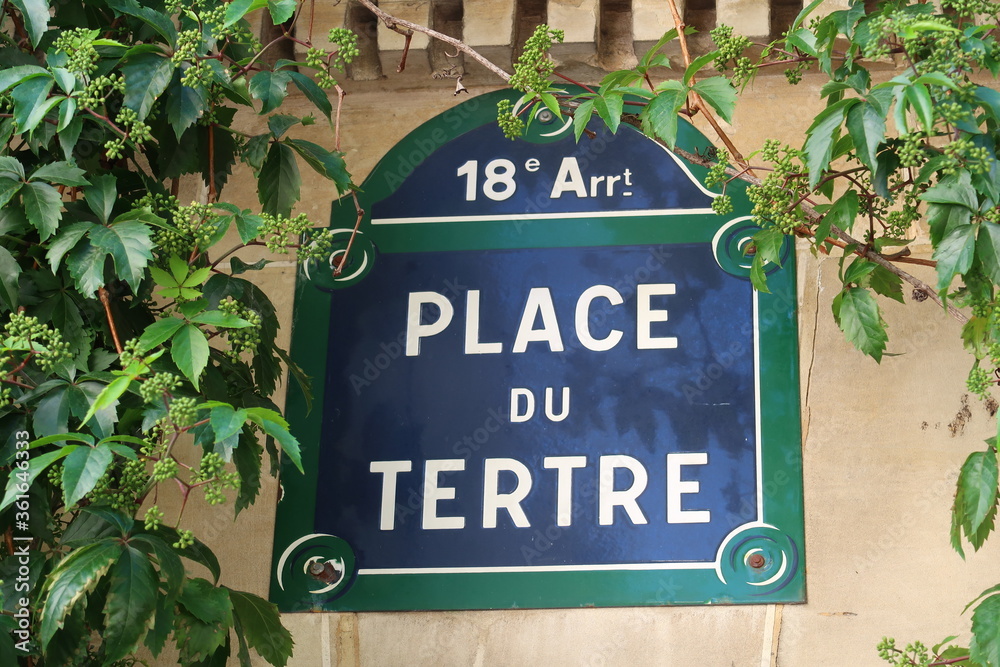 Stockfoto Plaque de rue de la célèbre "Place du Tertre" sur la butte ...