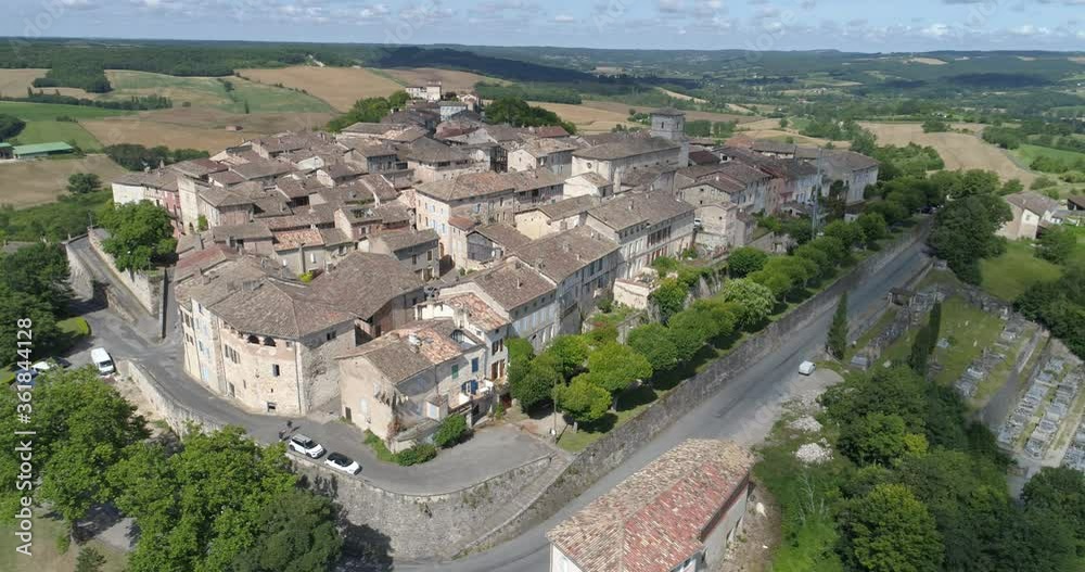 Castelnau-de-Montmiral lateral travelling, Tarn, labelled Les Plus ...