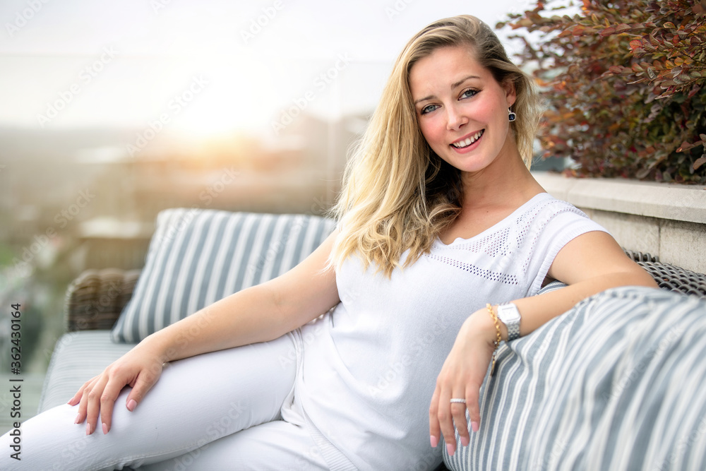 Beautiful classy woman living lifestyle portrait on luxurious rooftop ...
