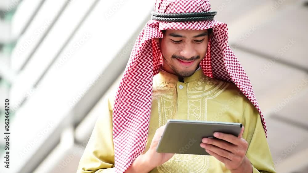 Islamic man using smartphones app organize schedule agenda focus on ...