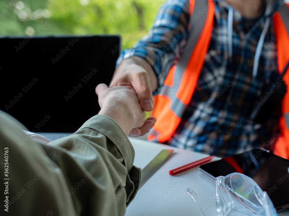 The builder and architect signed a contract for the reconstruction of ...