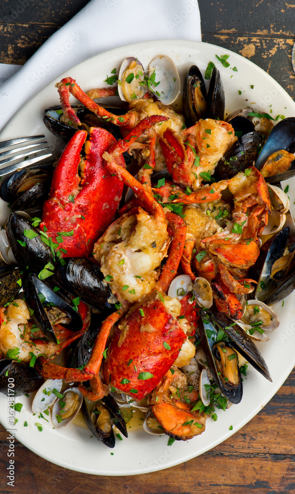 Lobster, mussels, clams and shrimp. Classic Italian restaurant entree ...