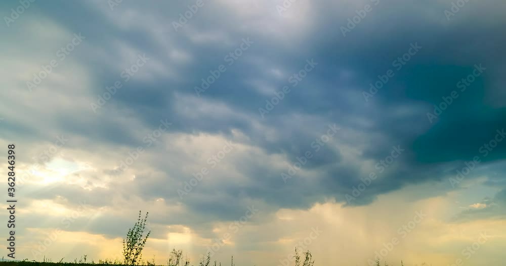 Time lapse thunderstorm cloud dark sky nearly raining dramatic ...
