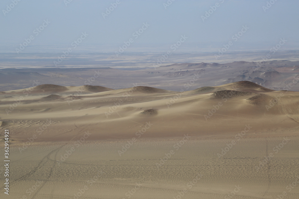 The Tablazo de Ica desert in Peru foto de Stock | Adobe Stock