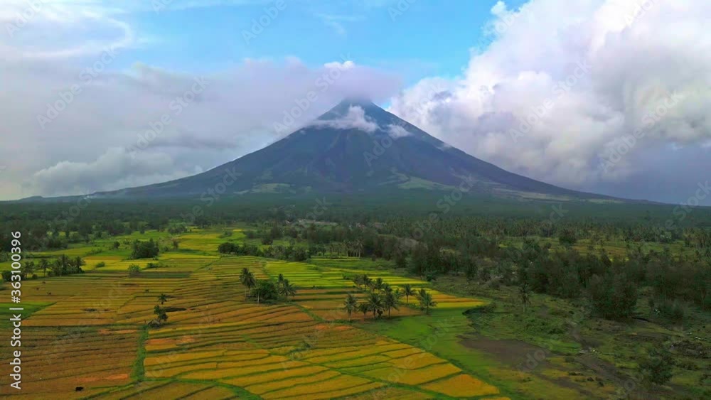 Landscape Of Mayon Volcano, Mount Mayon Renowned As The Perfect Cone ...