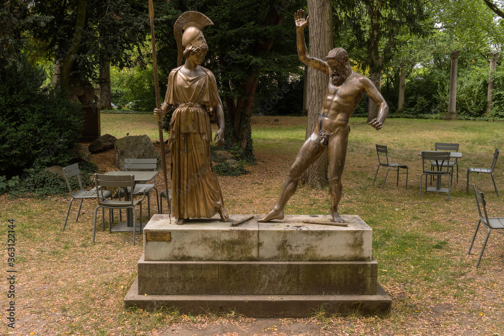 Bronze statue in the park of the Liebieghausmuseum, Frankfurt am Main ...
