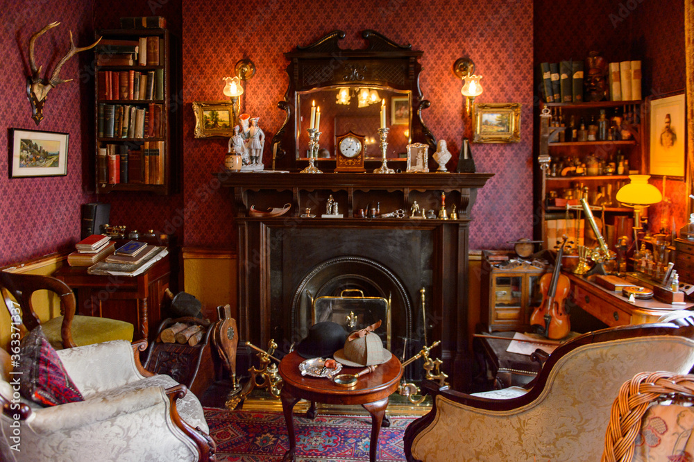 LONDON, ENGLAND - JUL 22, 2016: Main living room of the Sherlock Holmes ...