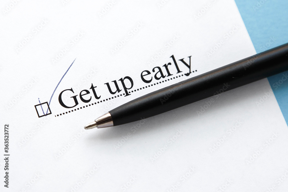 a piece of paper with the inscription get up early from to do list with ...