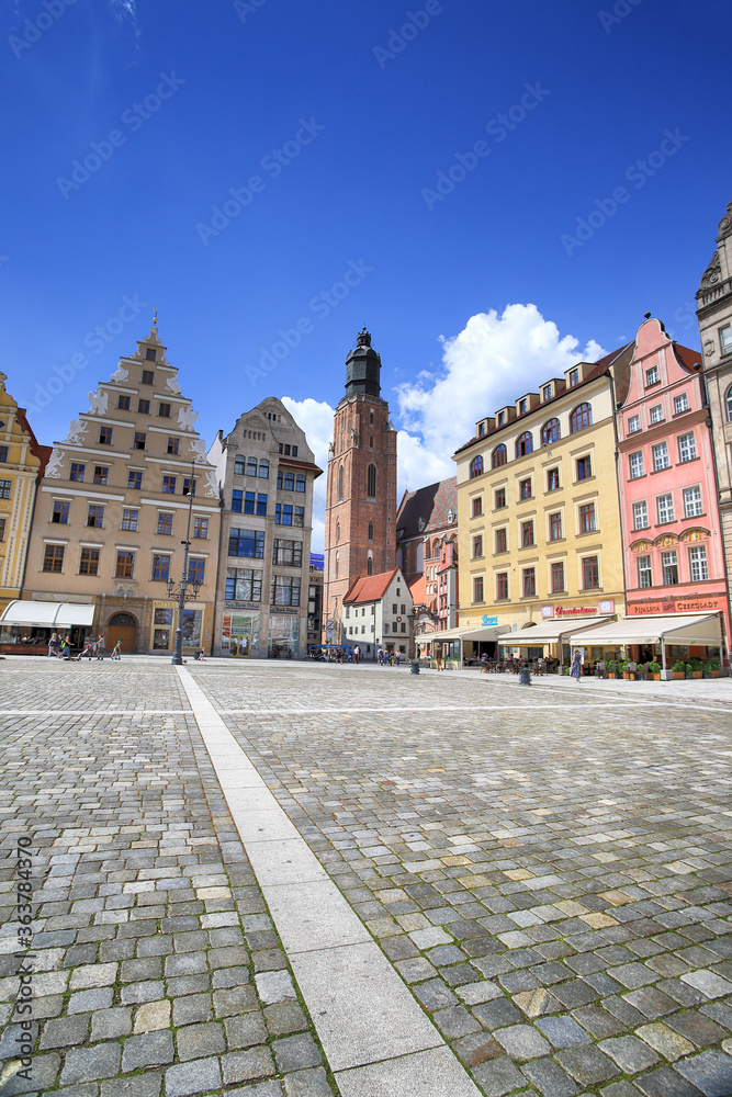 WROCLAW, POLAND - JUNE 23, 2020: Wroclaw Old Town. St. Elizabeth Minor ...