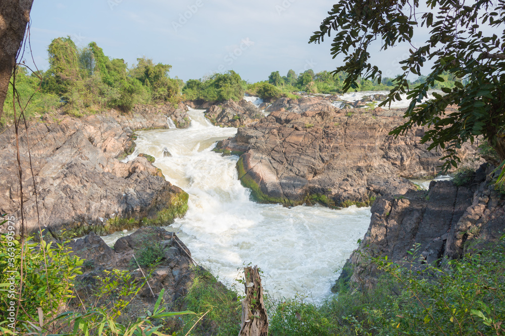Li Phi Falls (Tat Somphamit) on Mekong River. a famous Landscape in the ...