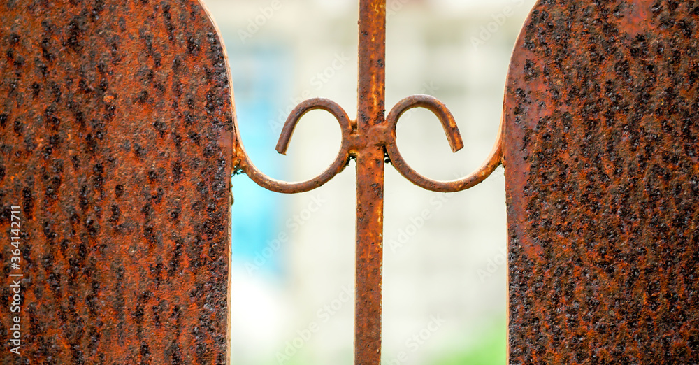 Foto de Old wrought iron that has been used for a long time causing ...