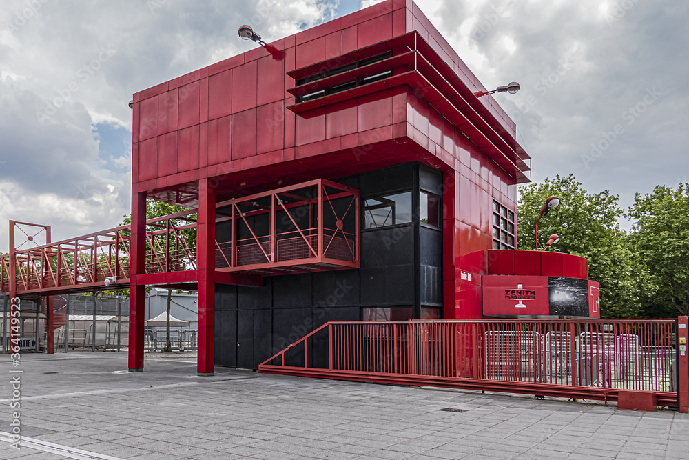 Exceptional architectural design of Le Zenith Paris (1984) - a ...