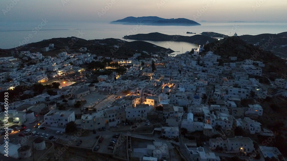 Village de Chora sur l'île d'Ios vue de nuit Stock Photo | Adobe Stock