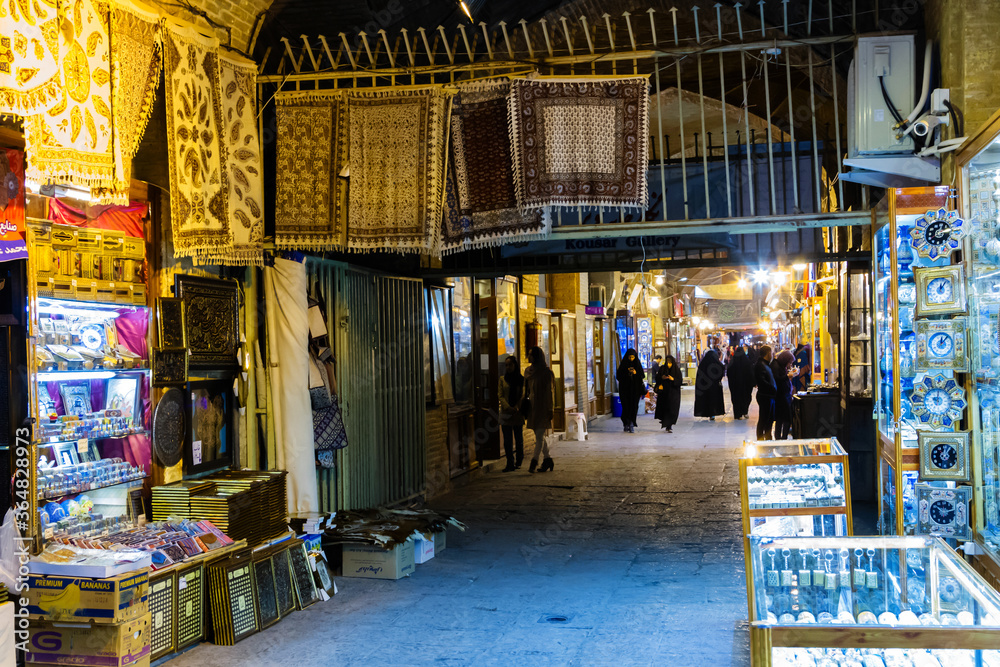 ESFAHAN, IRAN - NOVEMBER 15, 2016: Traditional iranian bazaar in ...