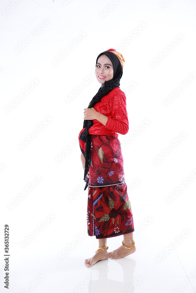 Beautiful smiling Asian girl wearing a set of modern traditional ...