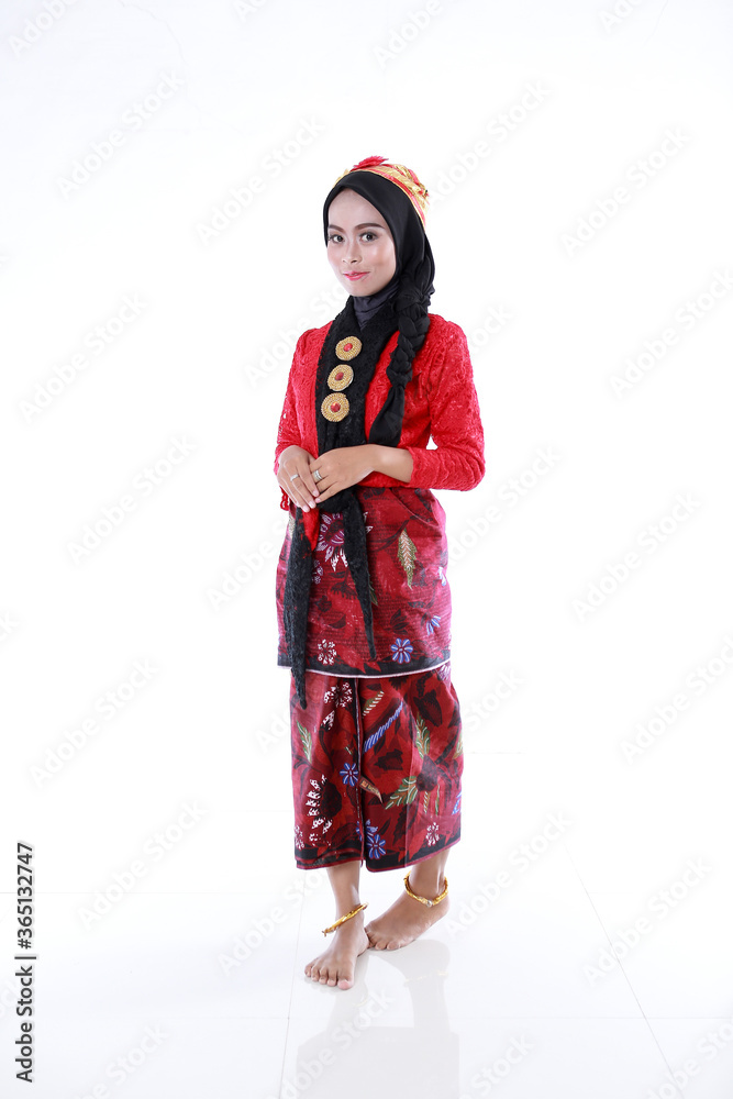 Beautiful smiling Asian girl wearing a set of modern traditional ...