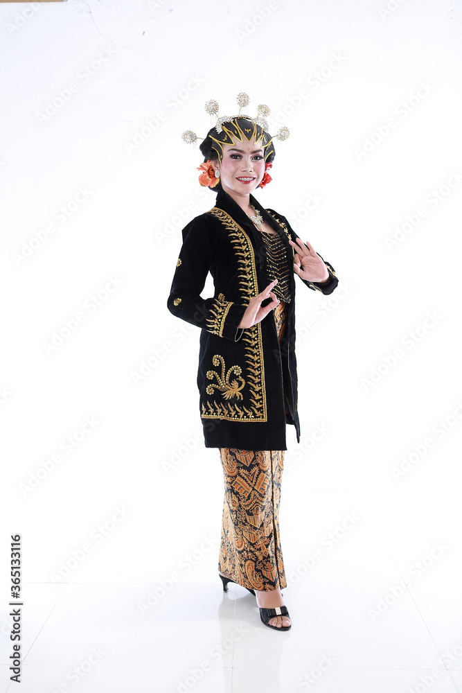 Beautiful smiling Asian girl wearing a set of modern traditional ...