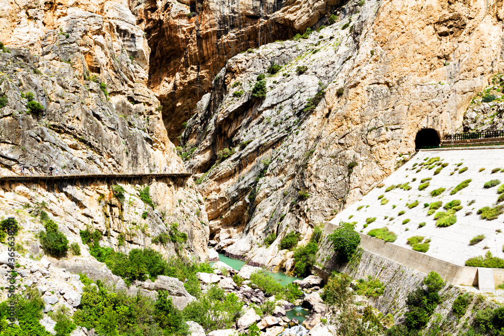 El camino del rey which means the path of the king - was one of the ...