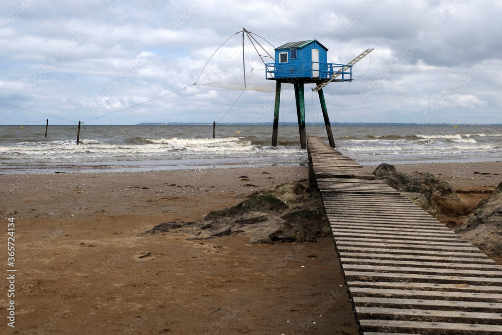 Cabane de pêche au carrelet à Tharon-Plage Stock Photo | Adobe Stock