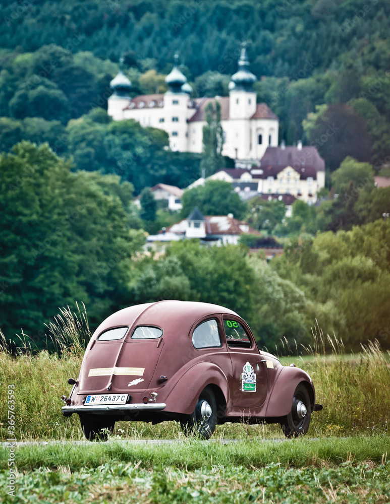 Hanomag 1,3 Liter, vintage german streamline limousine Stock Photo ...