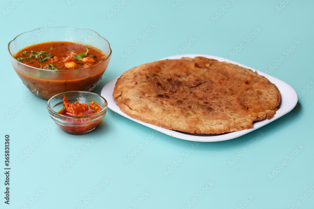 Indian flatbread - Aloo Kulcha with Choley or Stuffed Potato Bread or ...