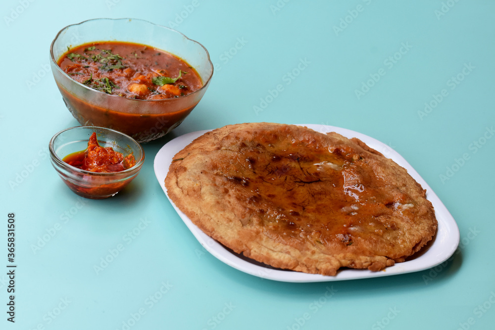 Indian flatbread - Aloo Kulcha with Choley or Stuffed Potato Bread or ...