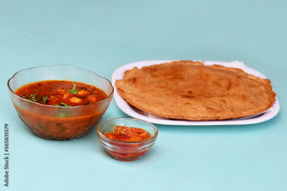 Indian flatbread - Aloo Kulcha with Choley or Stuffed Potato Bread or ...