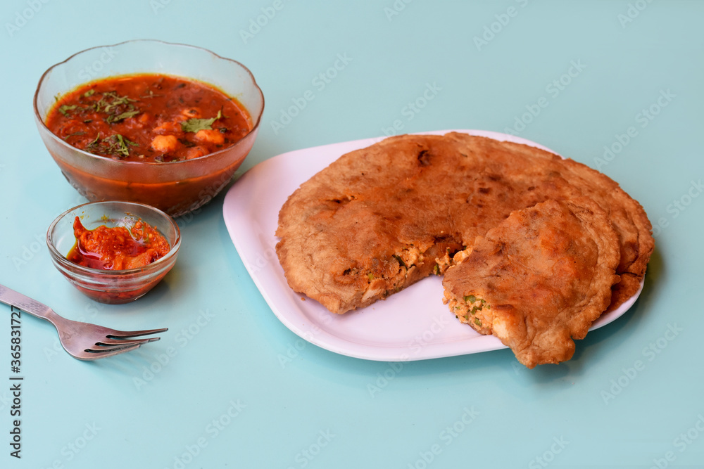Indian flatbread - Aloo Kulcha with Choley or Stuffed Potato Bread or ...