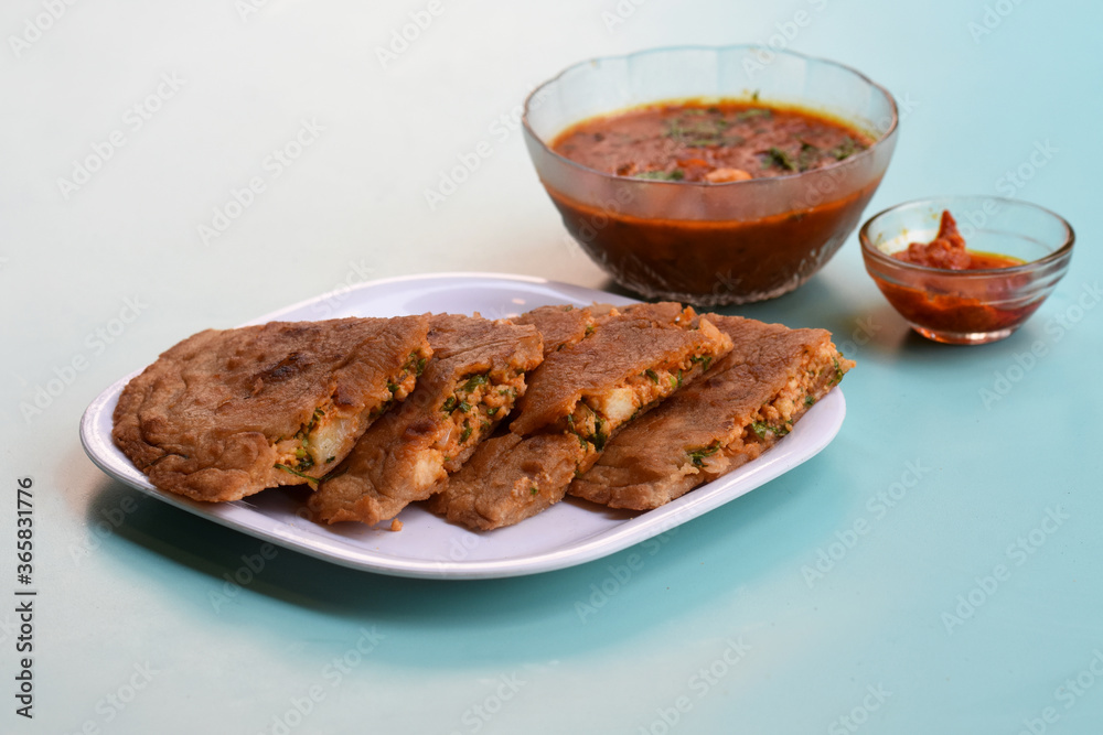 Indian flatbread - Aloo Kulcha with Choley or Stuffed Potato Bread or ...