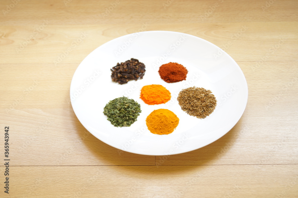 Especias que dan sabor y olor a las comidas, especias que dan color a ...