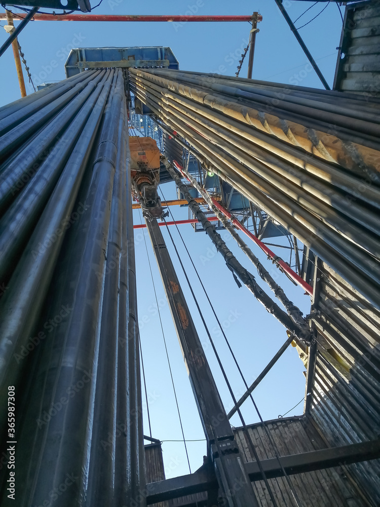 The internal structure of the drilling rig. Top power drive of drilling ...