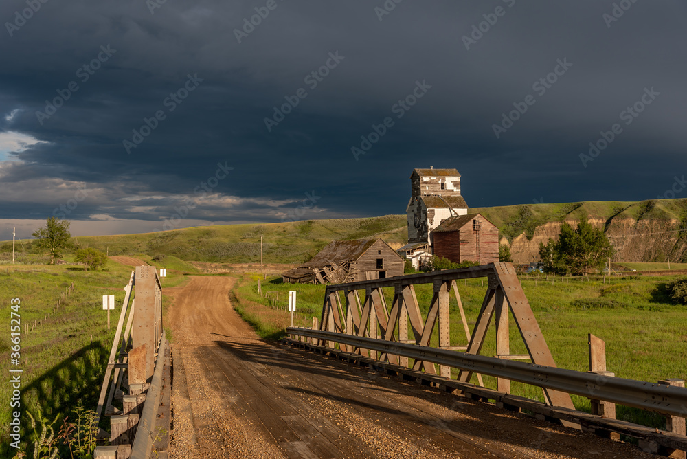 Old abandoned grain elevator in the badlands ghost town of Sharples ...