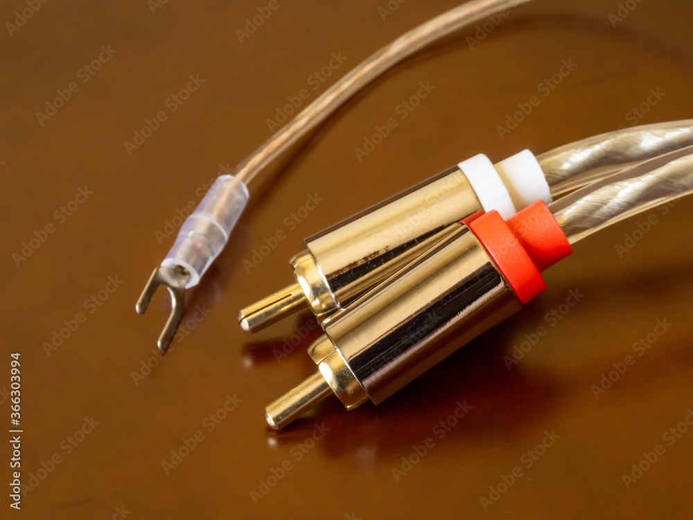 Audio RCA plug with ground wire. Plug for connecting a vinyl player ...