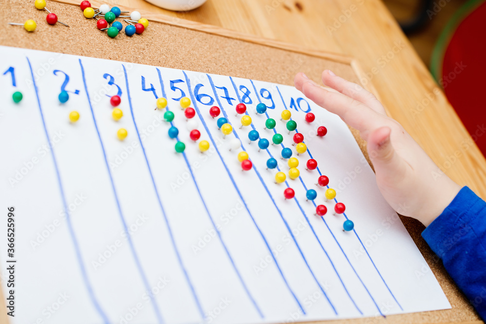 Child learn to count to ten. Preschool or special needs tasks ...